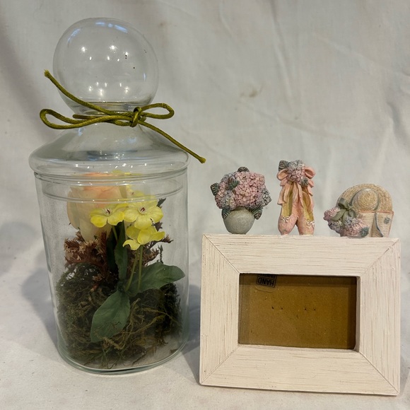 Vintage | Accents | Vintage Apothecary Jar With Flowers Floral ...
